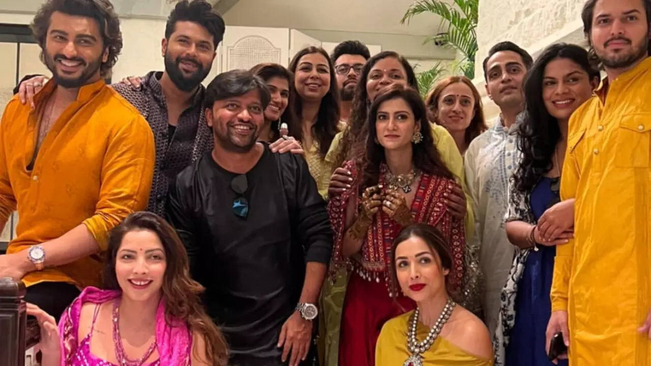 Malaika Arora, Mira Rajput and more celebs add sparkle to designers ...