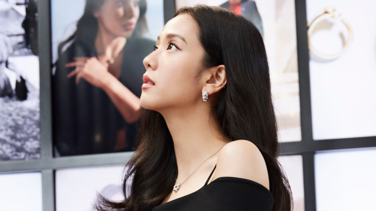 Blackpink's Jisoo looks like a dream in black mini dress that comes at ...