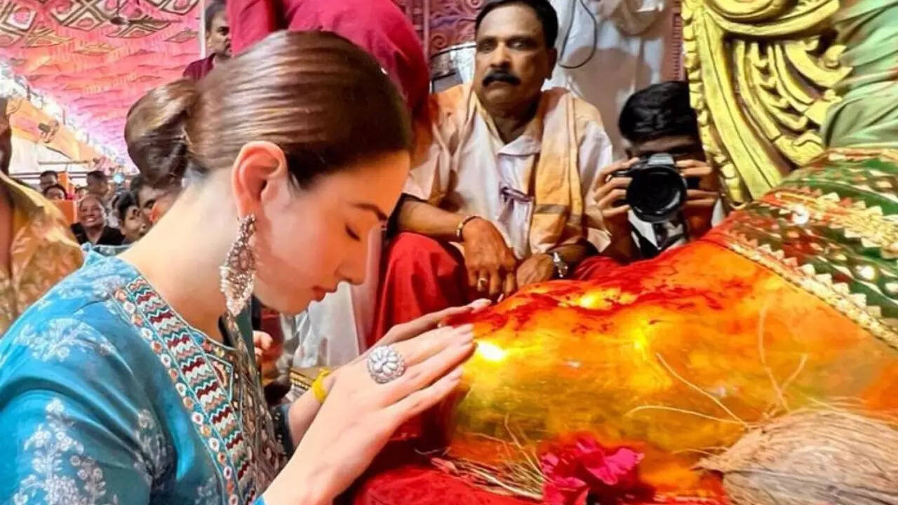 Tamannaah Bhatia visits Lalbaugcha Raja, says, 'Feeling blessed to ...