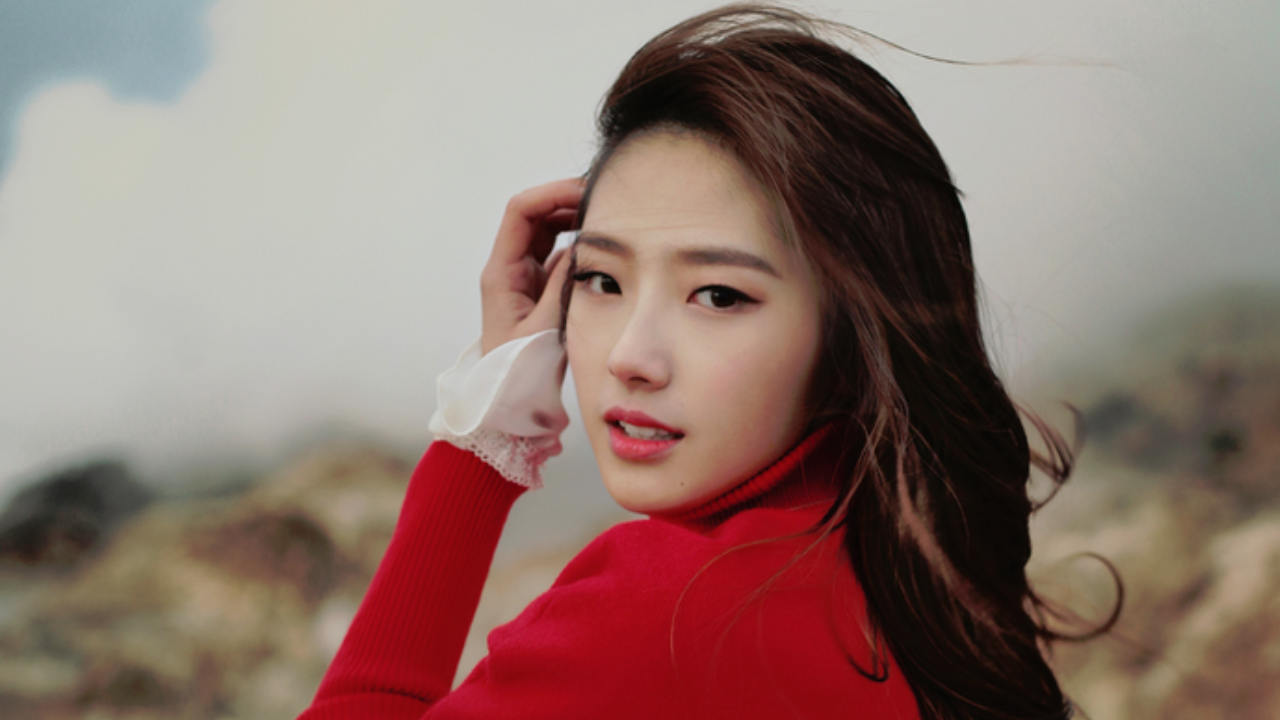 After Choerry, LOONA's HaSeul to sit out of Europe tour due to shoulder ...