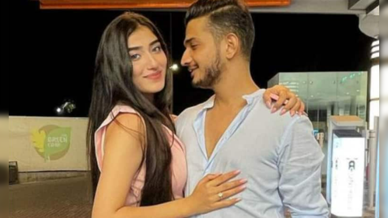 Munawar-Nazila breakup is a publicity stunt - पब्लिसिटी के लिए फैलाई जा रही मुनव्वर फारूकी के ...