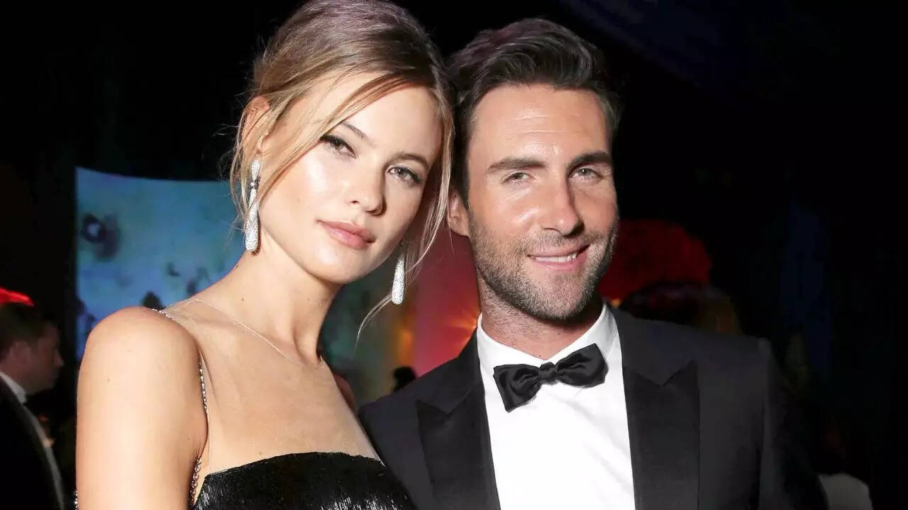 Maroon 5's Adam Levine gets spotted doing PDA with wife Behati Prinsloo ...