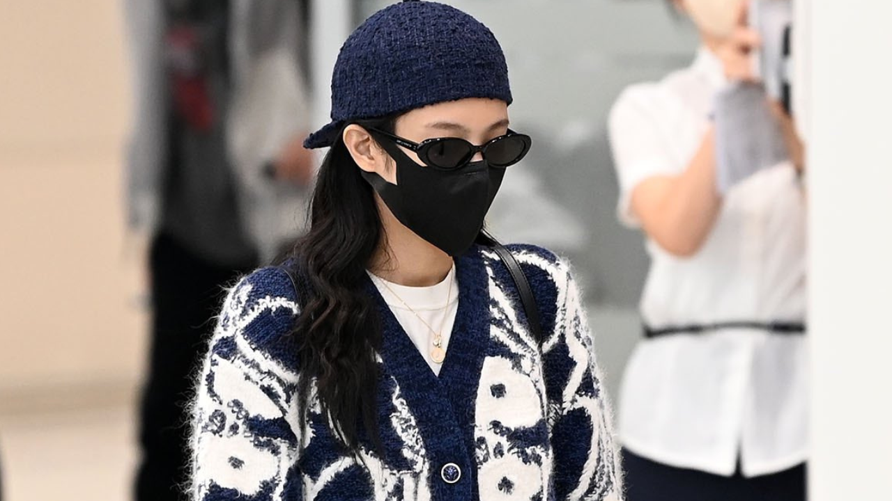 Blackpink's Jennie adopts the cool kid look with her cap turned ...