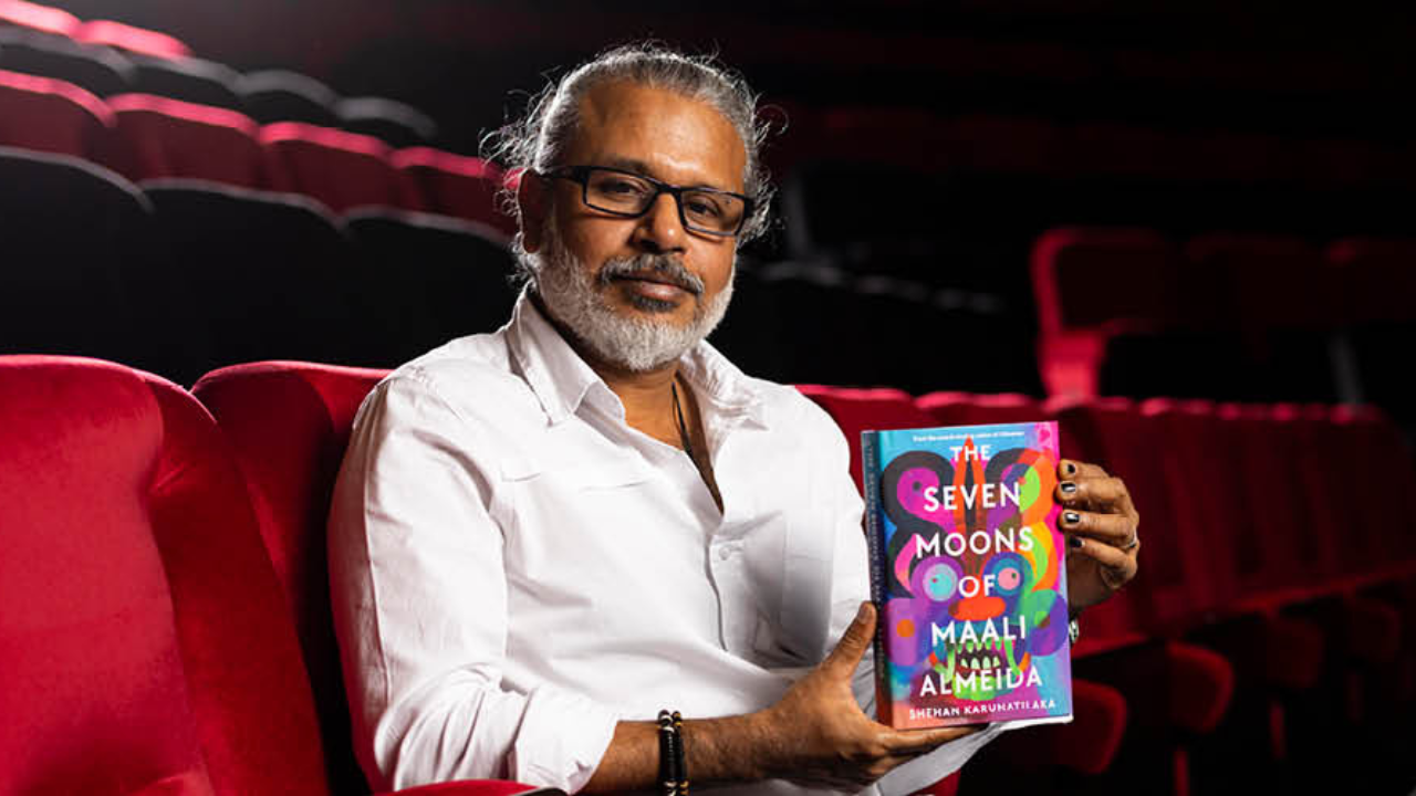 Maali: Sri Lankan author Shehan Karunatilaka wins 2022 Booker Prize for ...