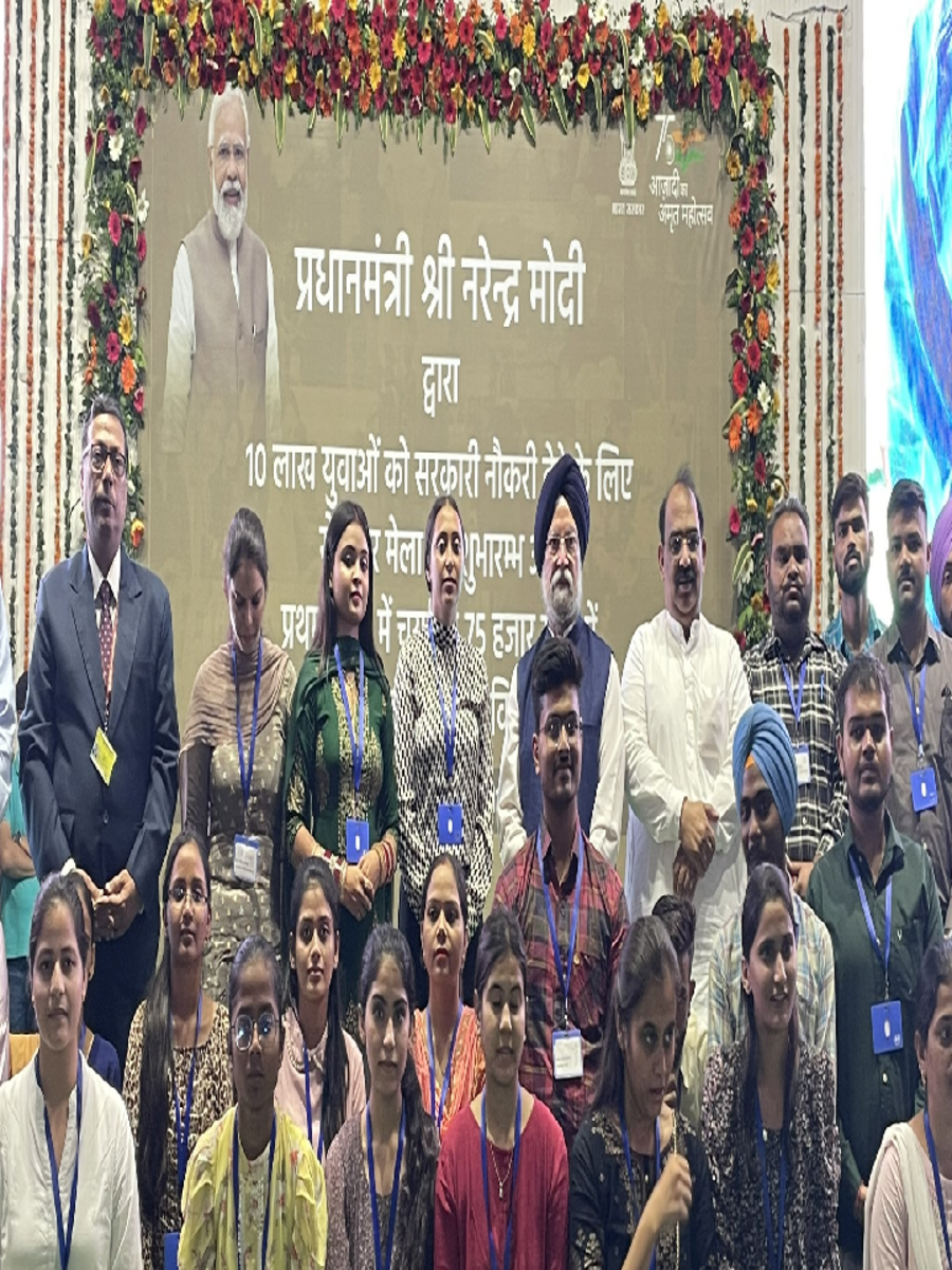 India Top News Today: PM Modi kicks off Rozgar Mela; Jio 5G launched in ...