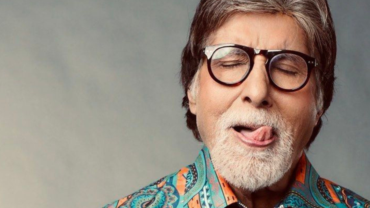 Fans go 'naughty Amit ji' as Amitabh Bachchan shares funny photo with a ...