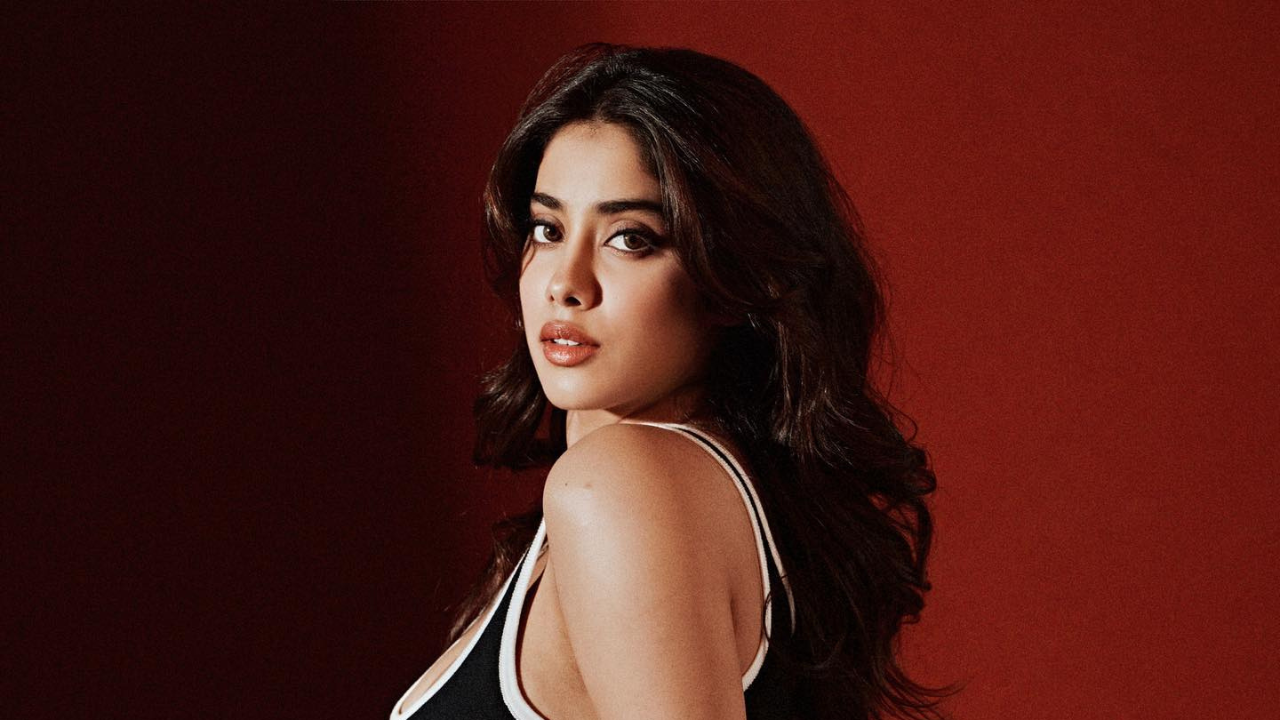 Mili actress Janhvi Kapoor is now a proud owner of duplex bungalow ... Mili actress Janhvi Kapoor is now a proud owner of duplex bungalow ...