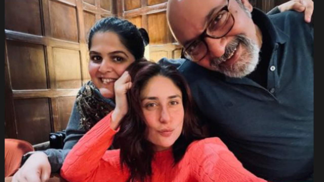 Kareena Kapoor shows off her signature pout as actress poses with her ...