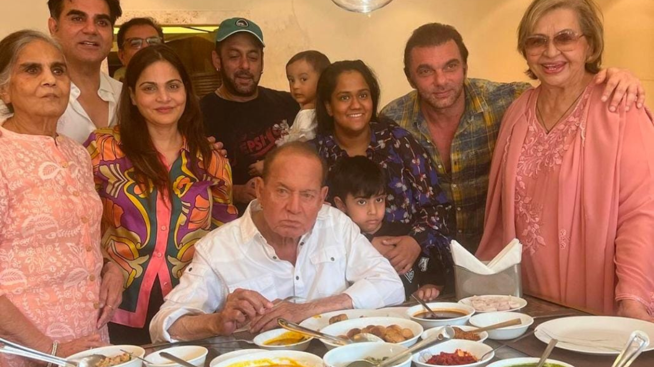 Inside Salim Khan's b'day bash: Salman Khan holds niece Ayat in arms ...