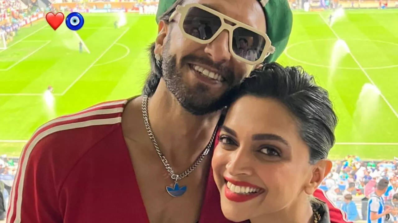 Deepika Padukone gets romantic reacting to her 'rock' Ranveer Singh's posts: A couple that ...