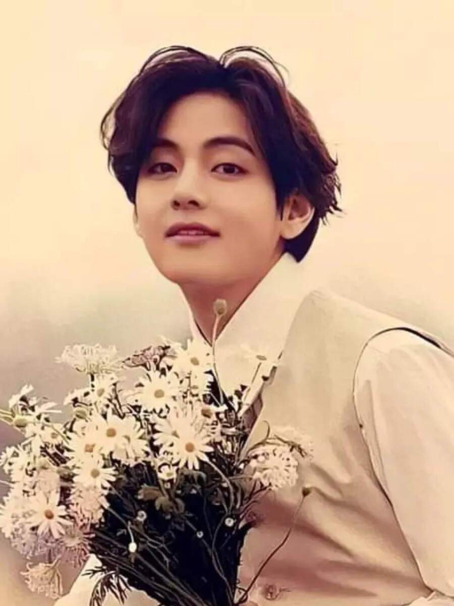 BTS V photos 2022 | BTS V's most handsome photos that got us swooning| Zoom TV