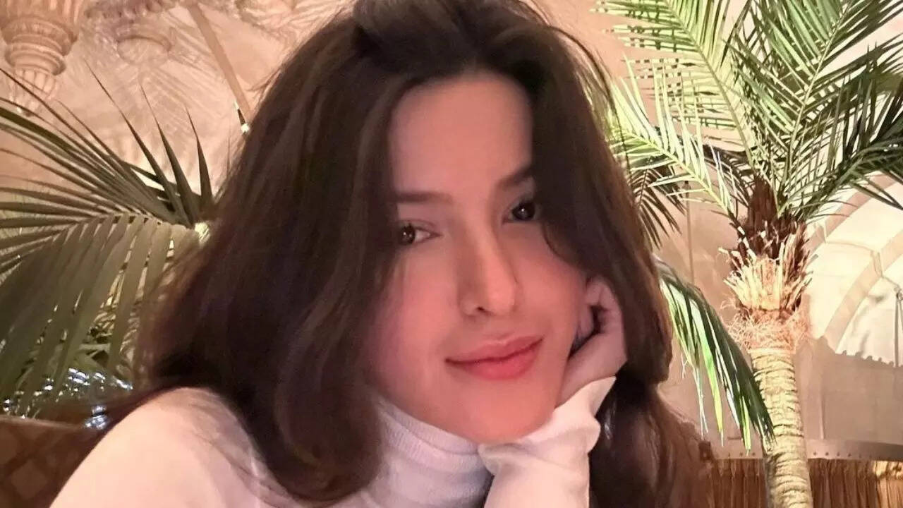 Is Shanaya Kapoor dating Karan Kothari? All you need to know about her ...