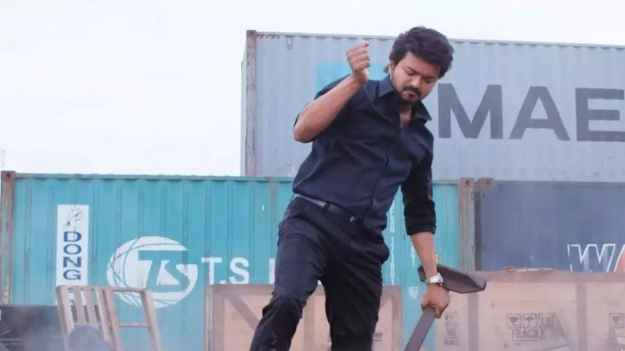 Varisu Hindi trailer out. Thalapathy Vijay, Rashmika Mandanna's ...