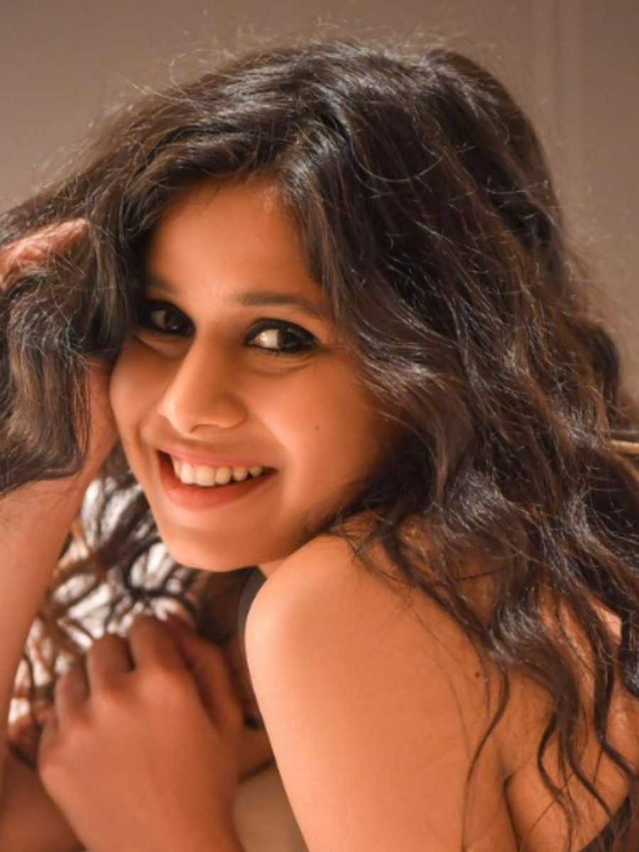 Anshu Rapjut stunning Photos