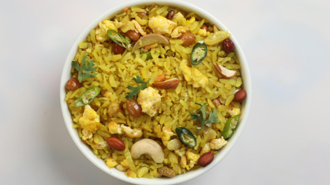 IndiGo airlines advertises Poha as 'fresh salad', sparks meme fest on ...
