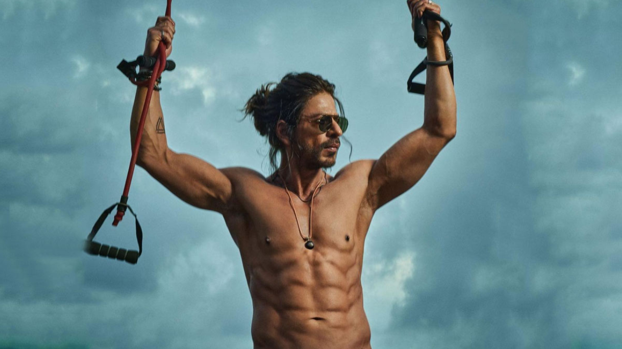 Pathaan Worldwide Box Office Collection Day 17- Shah Rukh Khan starrer narrowly misses Rs 900 ...