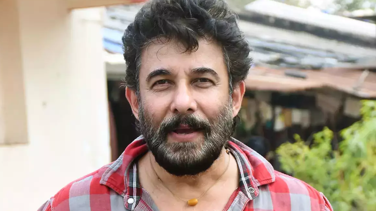 Actor Deepak Tijori accuses producer Mohan Gopal Nadar of cheating him ...
