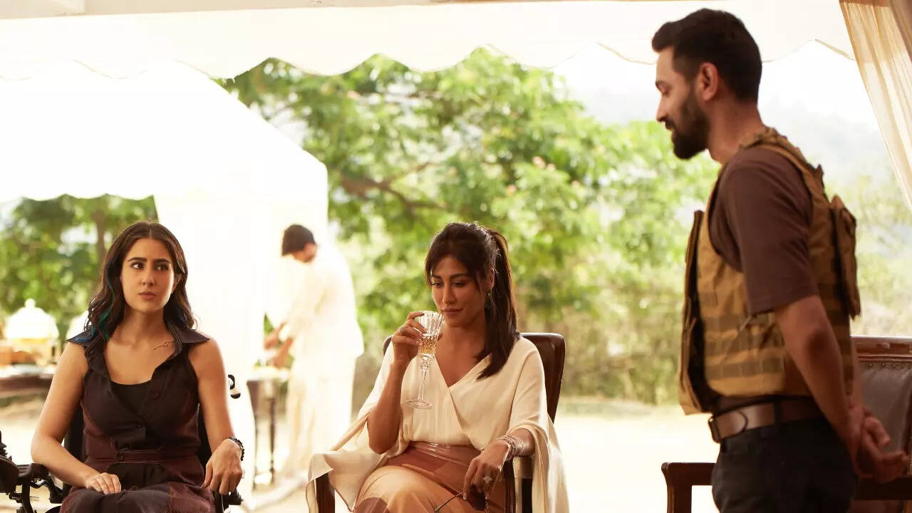 Gaslight Review: Sara Ali Khan, Vikrant Massey, Chitrangda Singh's ...