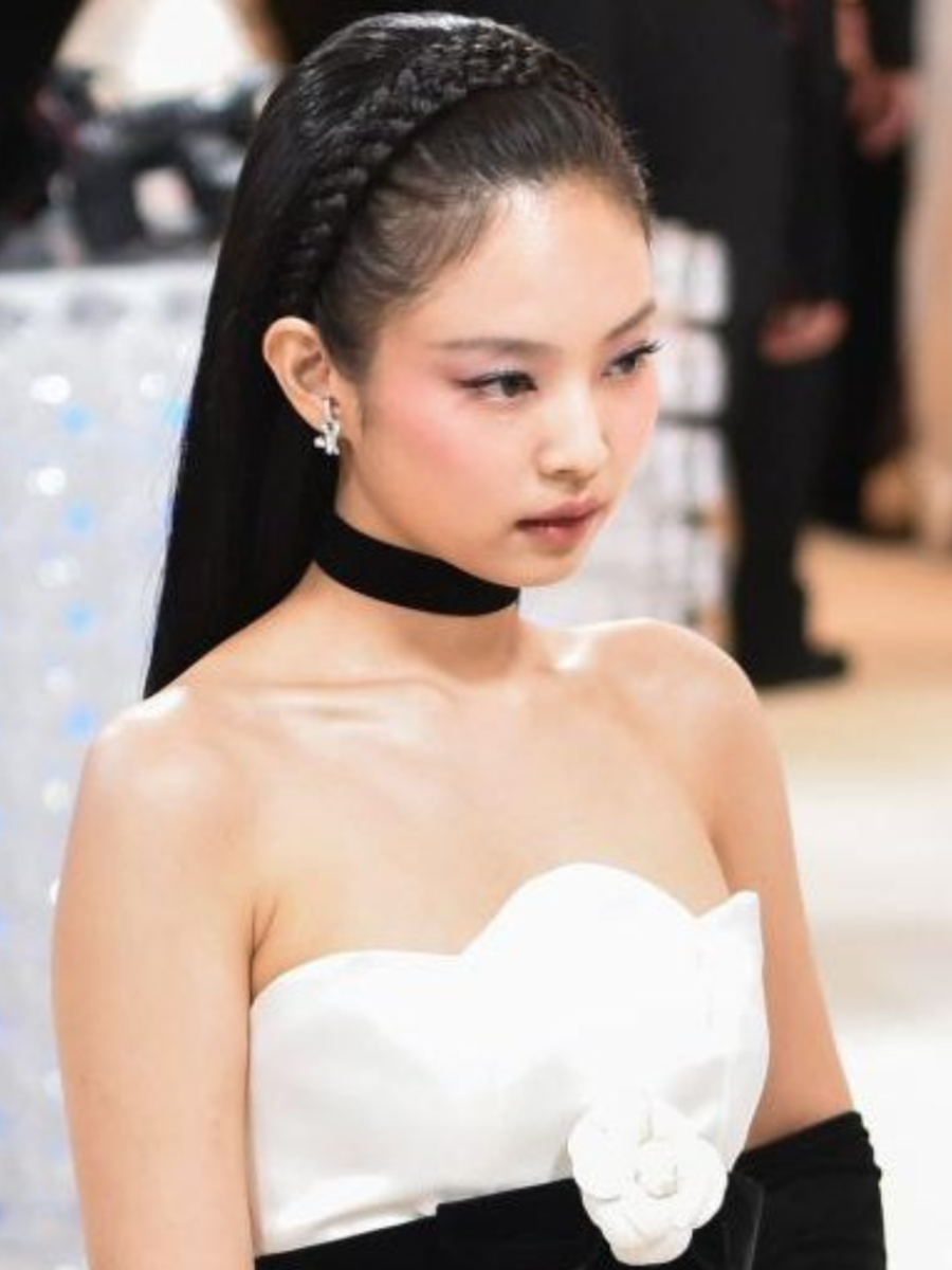 Decoding Blackpink Star Jennie's Met Gala Look Straight Off Chanel's 1990 Runway